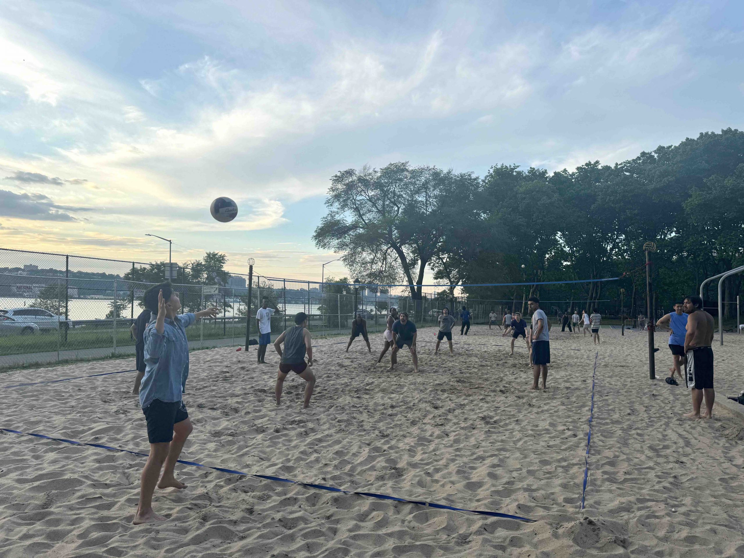Free: Upper West Side Volleyball Meetup – Beach Volleyball NYC